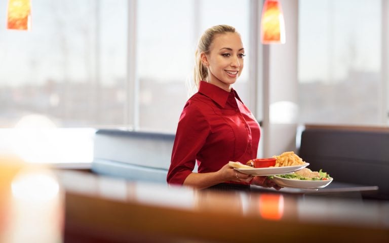 Serveur - Carrières - Restaurants Benny & Co. poulet & côtes